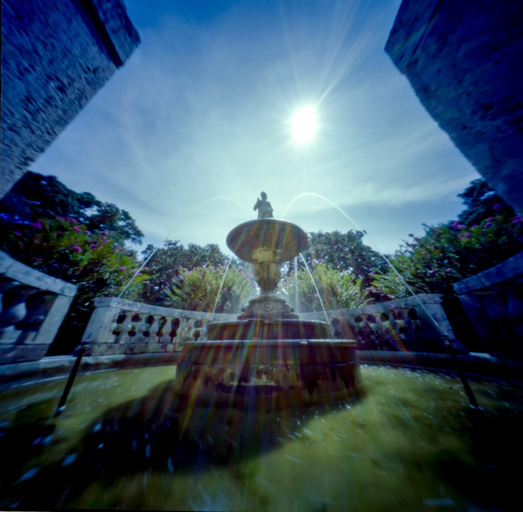 · P I N H O L E • P O E T R Y